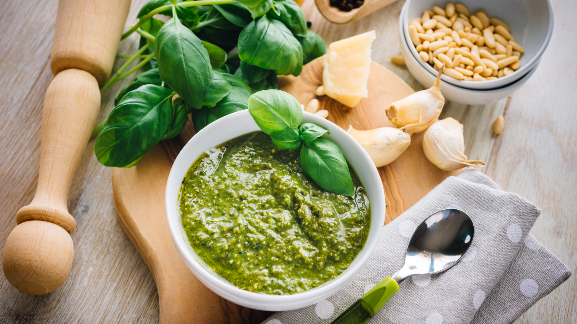 RICETTA DI PINOLI: PESTO BASILICO E PINOLI – Grassini Pinoli